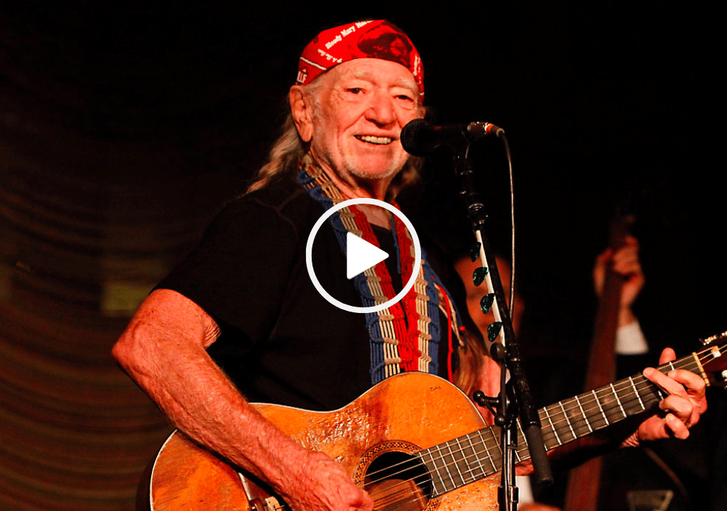 Willie Nelson - Blue Eyes Crying In The Rain